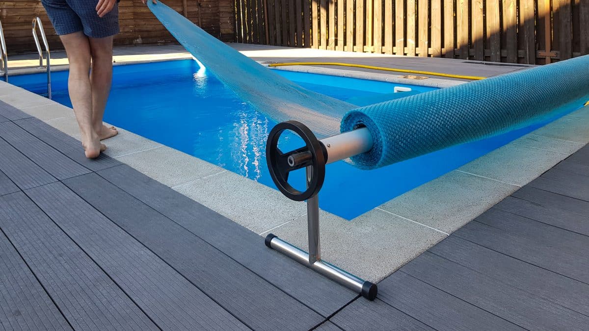 Quels accessoires de piscine sont incontournables